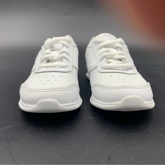 bcg | Shoes | Bcg Girls Sz 3 Cheer Tumbler Cheerleading Shoes White ...